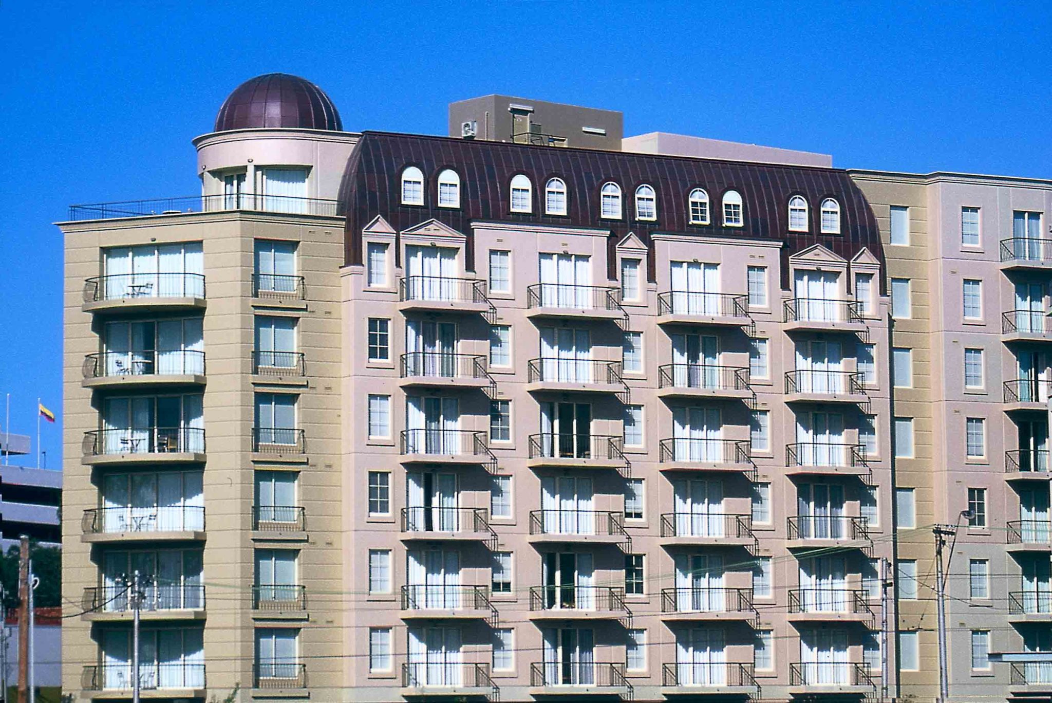 Como Plaza Quest Serviced Apartments - L.U. Simon Builders