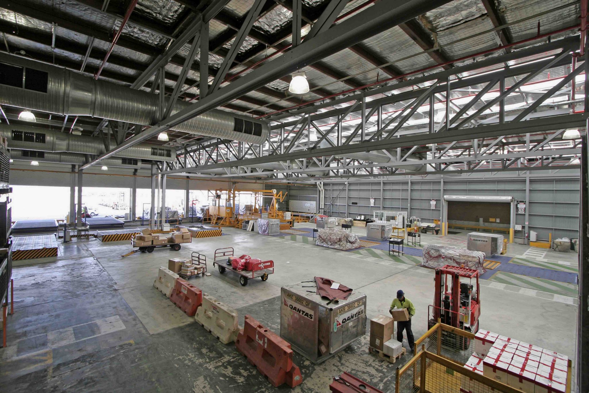 Qantas Freight - L.U. Simon Builders