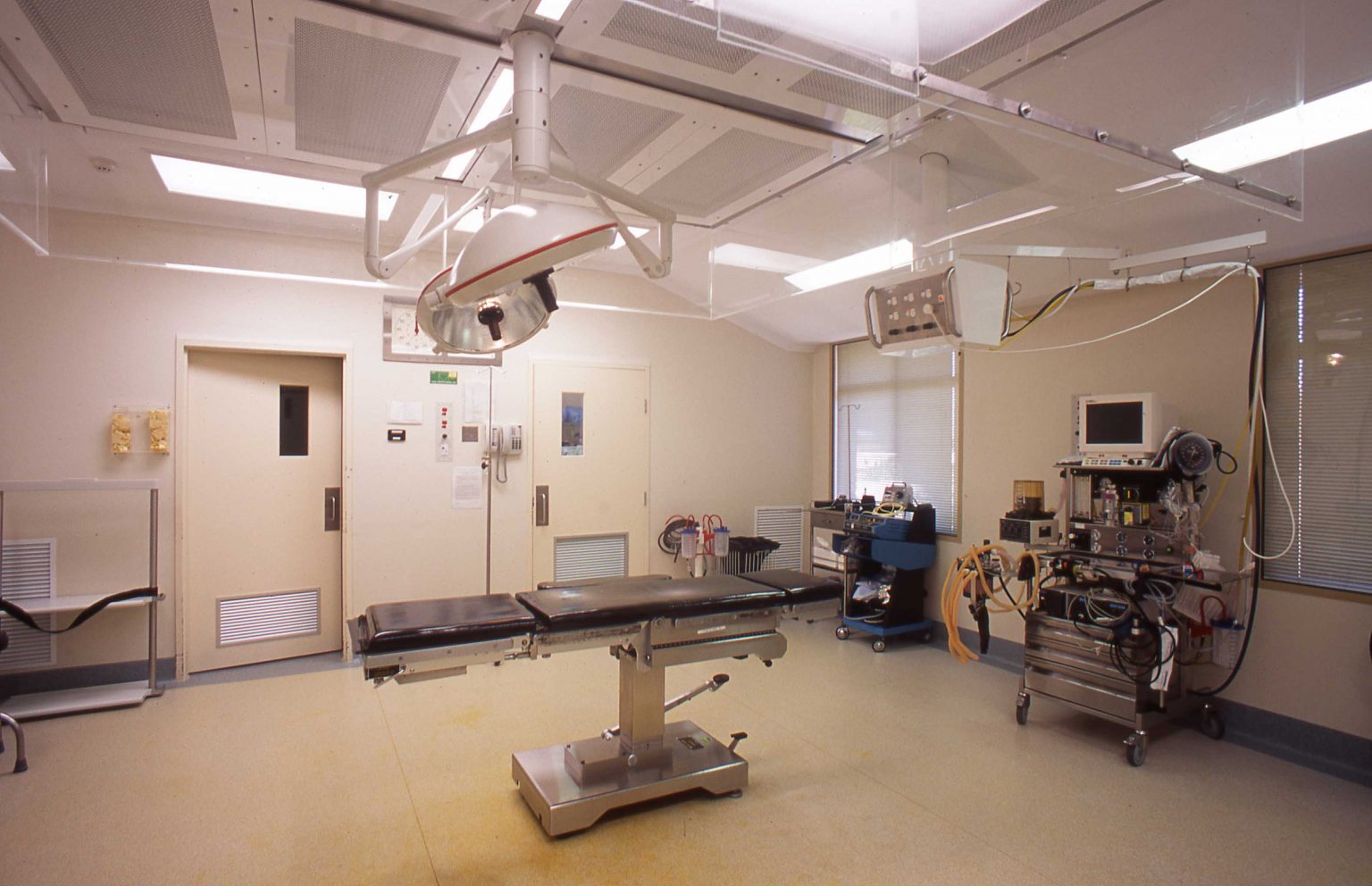 The Avenue Hospital - L.U. Simon Builders